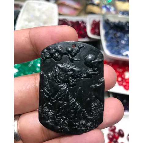 Jual Black jade batu natural shio macan black zade giok hitam asli ...