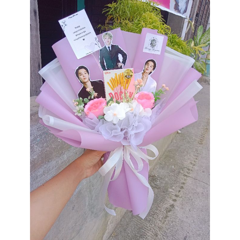 Jual Buket foto polaroid | buket idol | hadiah wisuda sidang sempro ...