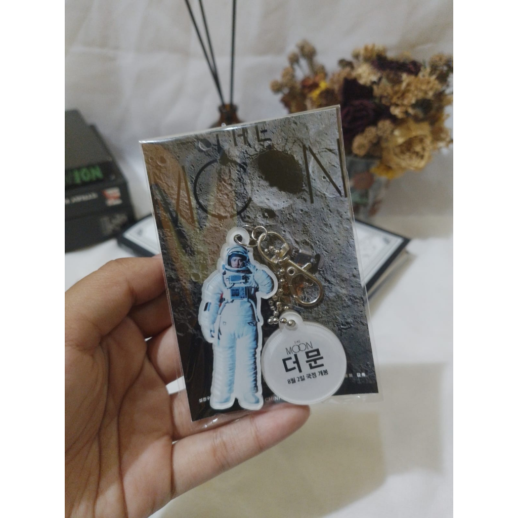 Jual KPOP EXO KEYCHAIN / D.O THE MOON HWANG SUN WOO Keychain | Shopee ...