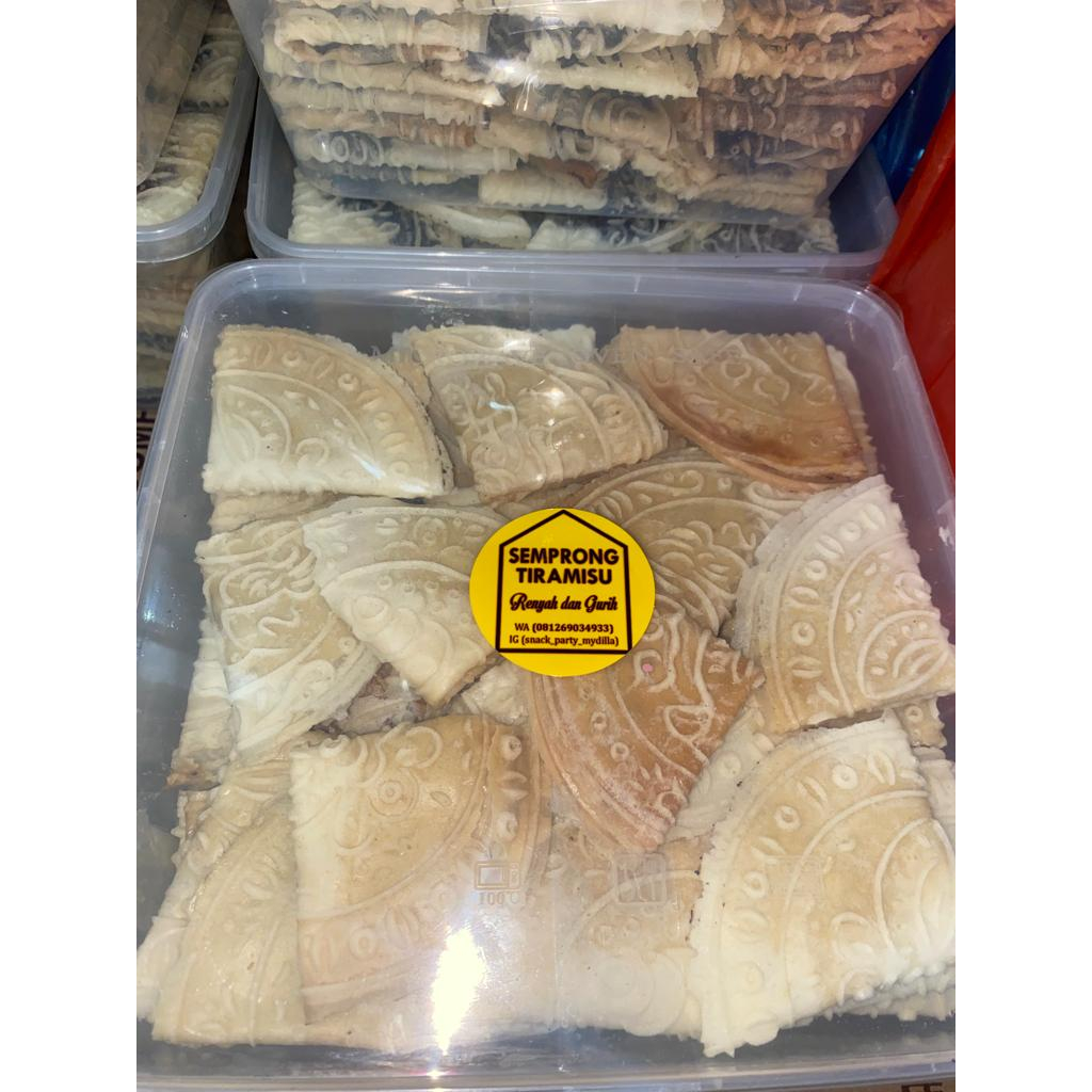 Jual Semprong (Seupit Aceh) Rasa Tiramisu / Coklat / Greentea ...