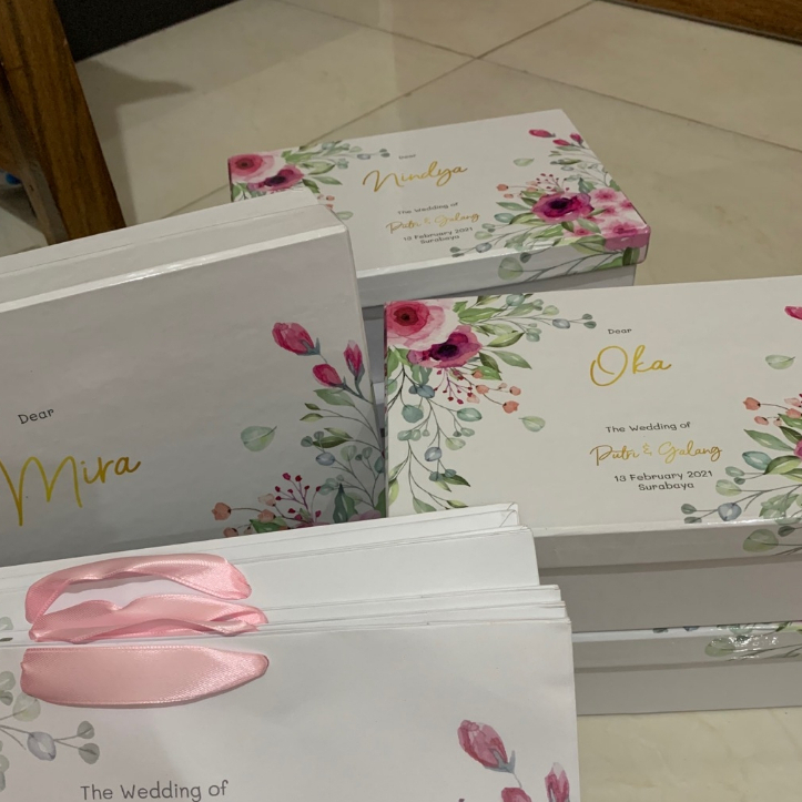 Jual paket hardbox hijab+paperbag | Shopee Indonesia