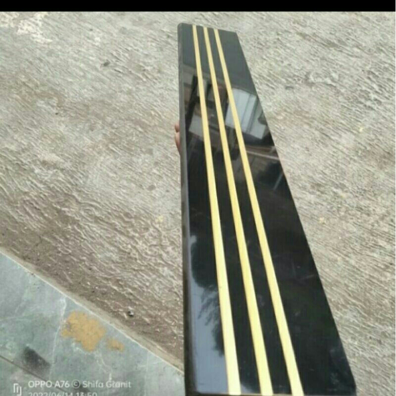 Jual granit list hitam polos 10x60 step gold | Shopee Indonesia