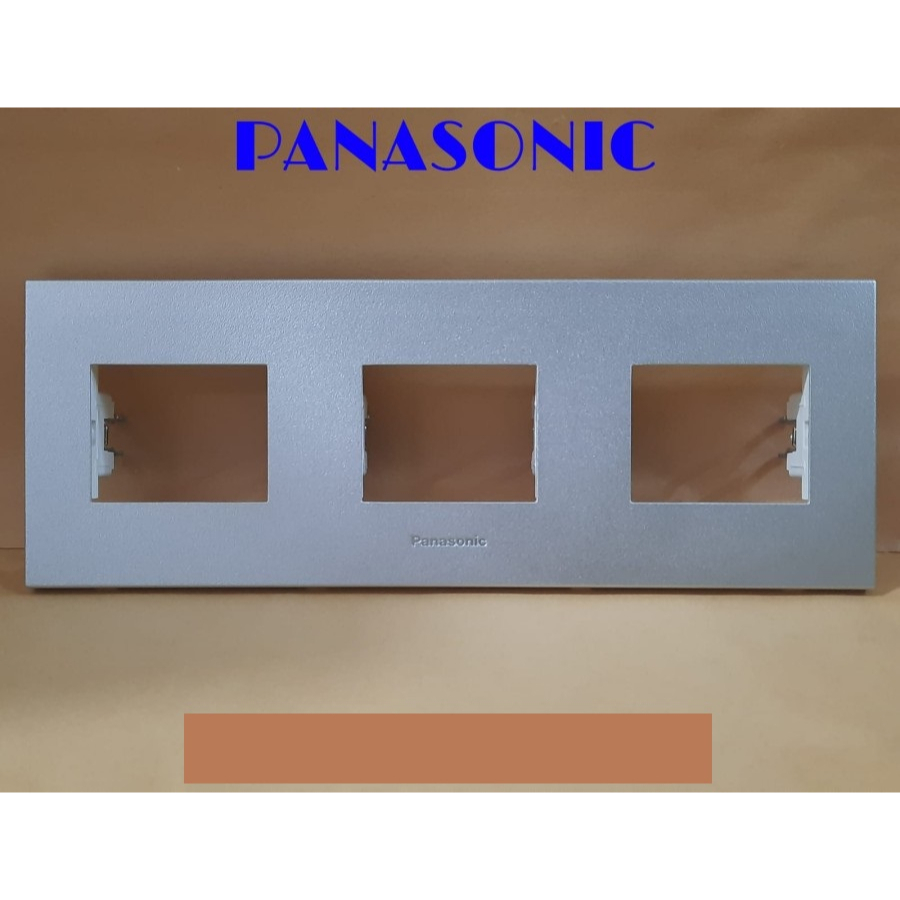 Jual FRAME SAKLAR PANASONIC 3 GANG 6 DEVICE STYLE E SILVER WESJ78069MWS ...