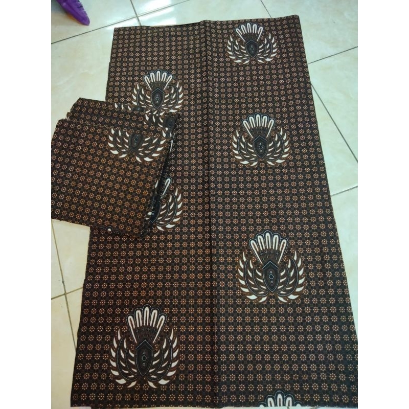 Jual Kain batik solo truntum garuda latar putih | Shopee Indonesia