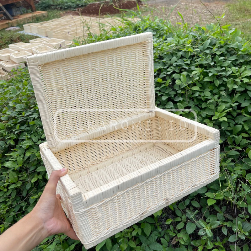 Jual keranjang koleksi hampers / Rotan Kotak tutup / rotan hidden ...