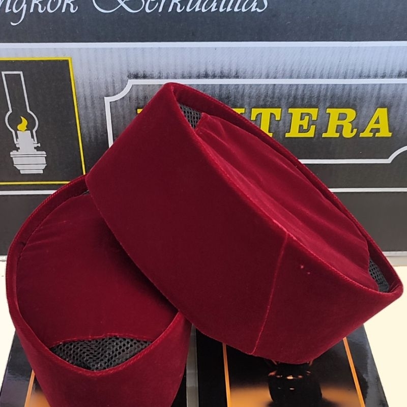 Jual kopiah/peci(songkok Betawi) merah maroon&biru||polos AC exclusive ...