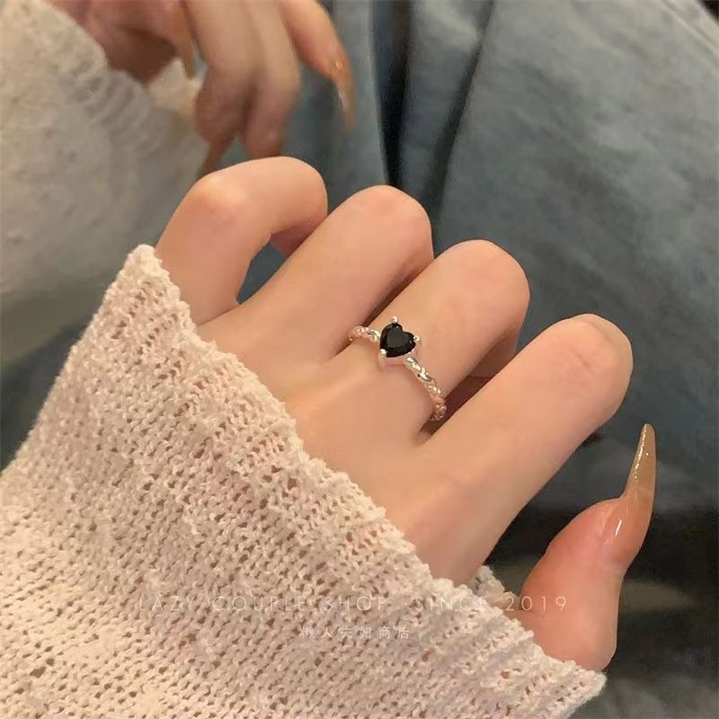 Jual Black Heart Ring Cincin Hitam Korea Crystal Alloy Paduan Heart ...