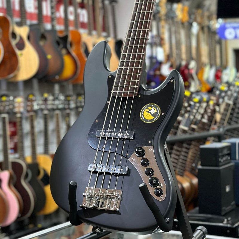 Jual Sire V3 2nd Gen Marcus Miller Black 5 String - Bass 5 Senar BKS ...