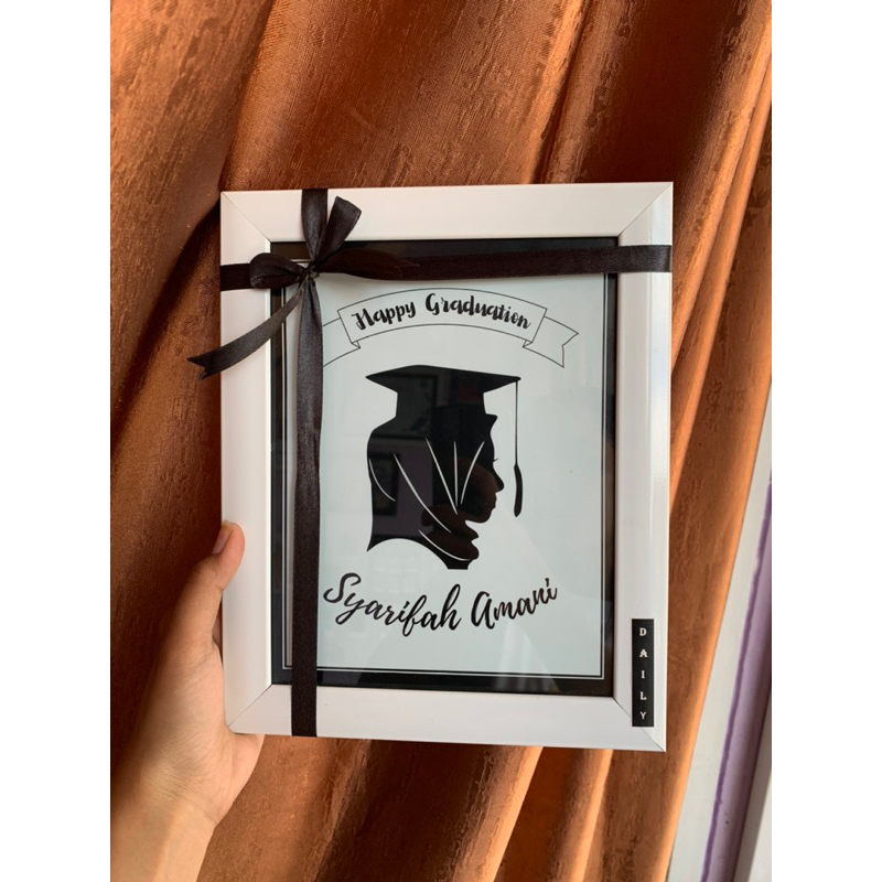 Jual (CUSTOM) Figura siluet/ frame wisuda/gift wisuda/gift ultah/frame ...