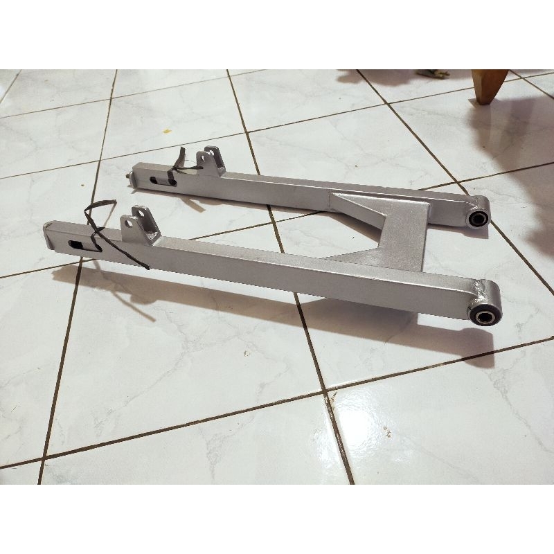 Jual arm revo cat silver | Shopee Indonesia