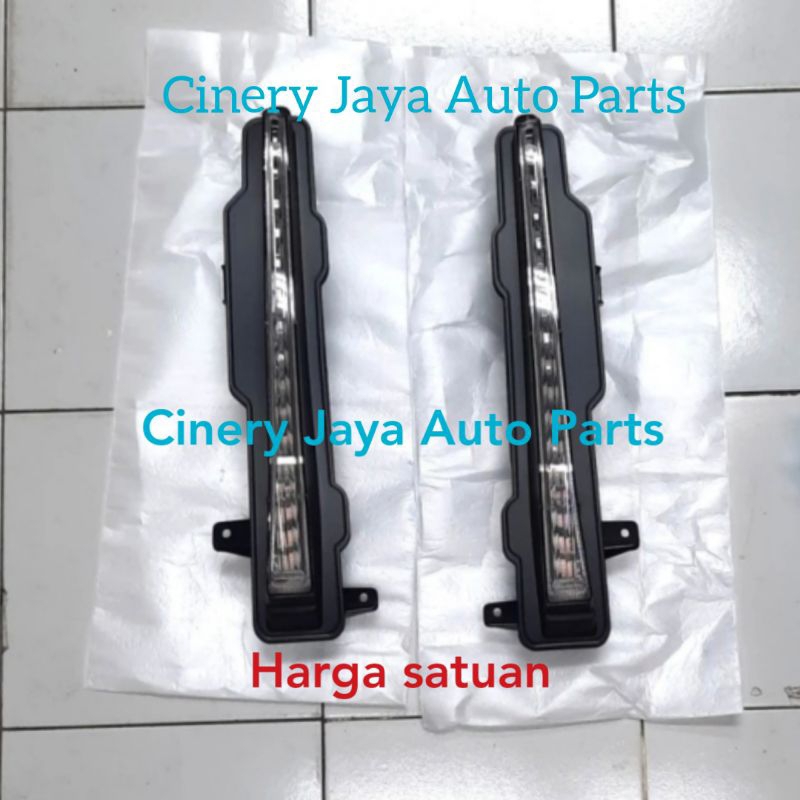 Jual LAMPU Sein SEN Led DRL Innova ZENIX Hybrid ORIGINAL | Shopee Indonesia