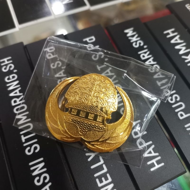 Jual Pin Korpri Exclusive Peniti, Paku Dan Magnet | Shopee Indonesia