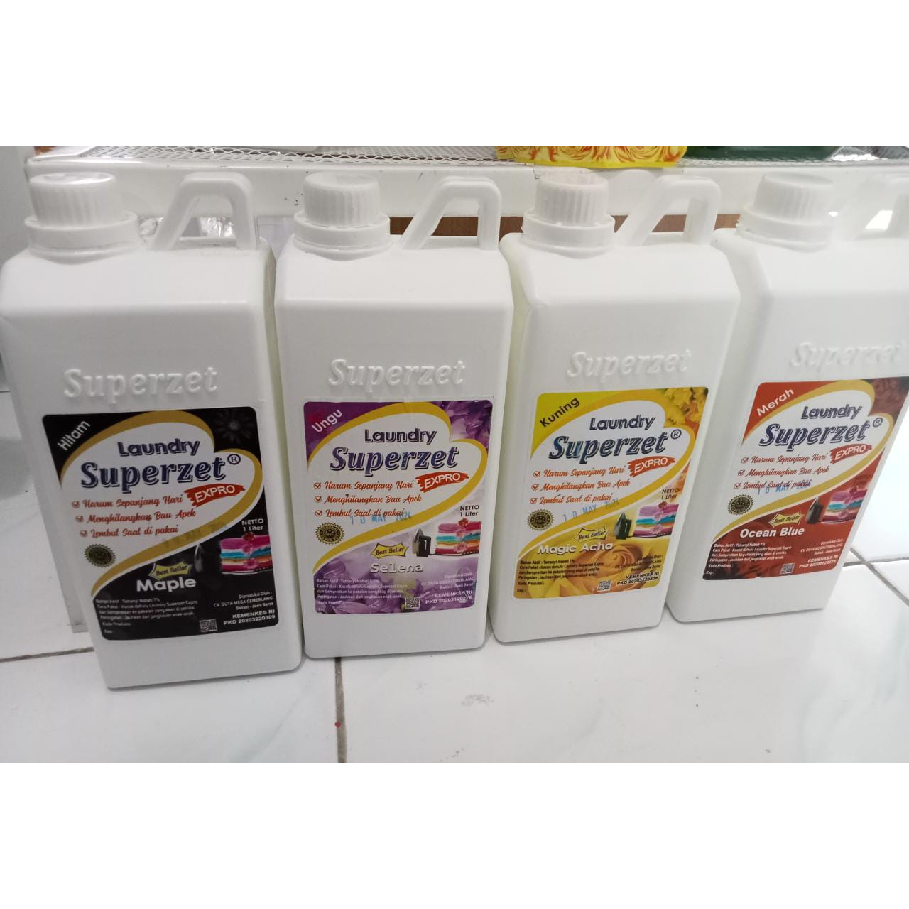 Jual Superzet Parfum Pewangi Laundry - Pewangi Super Zet Botol 1 Liter ...