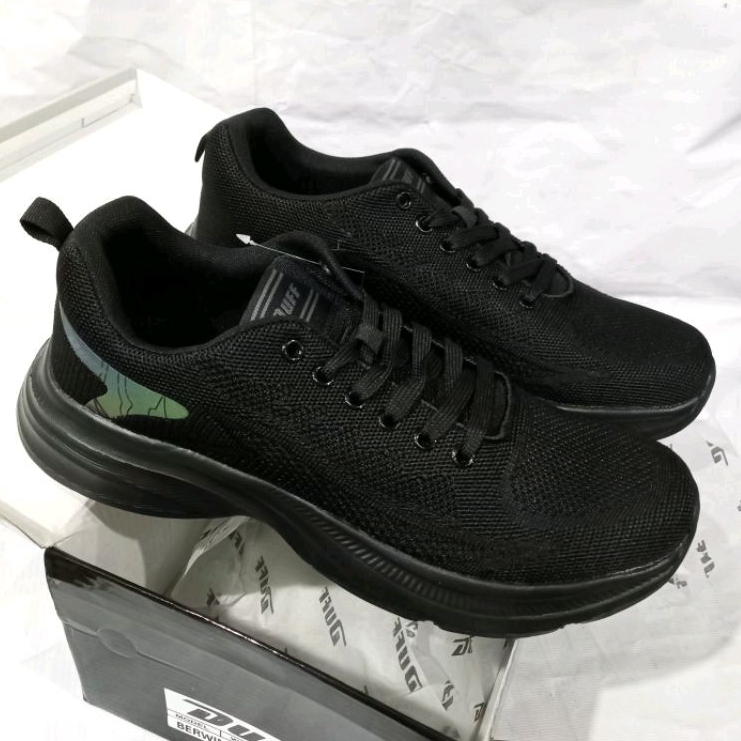 Jual sepatu sneakers pria hitam polos Duff berwin original 40/45 ...