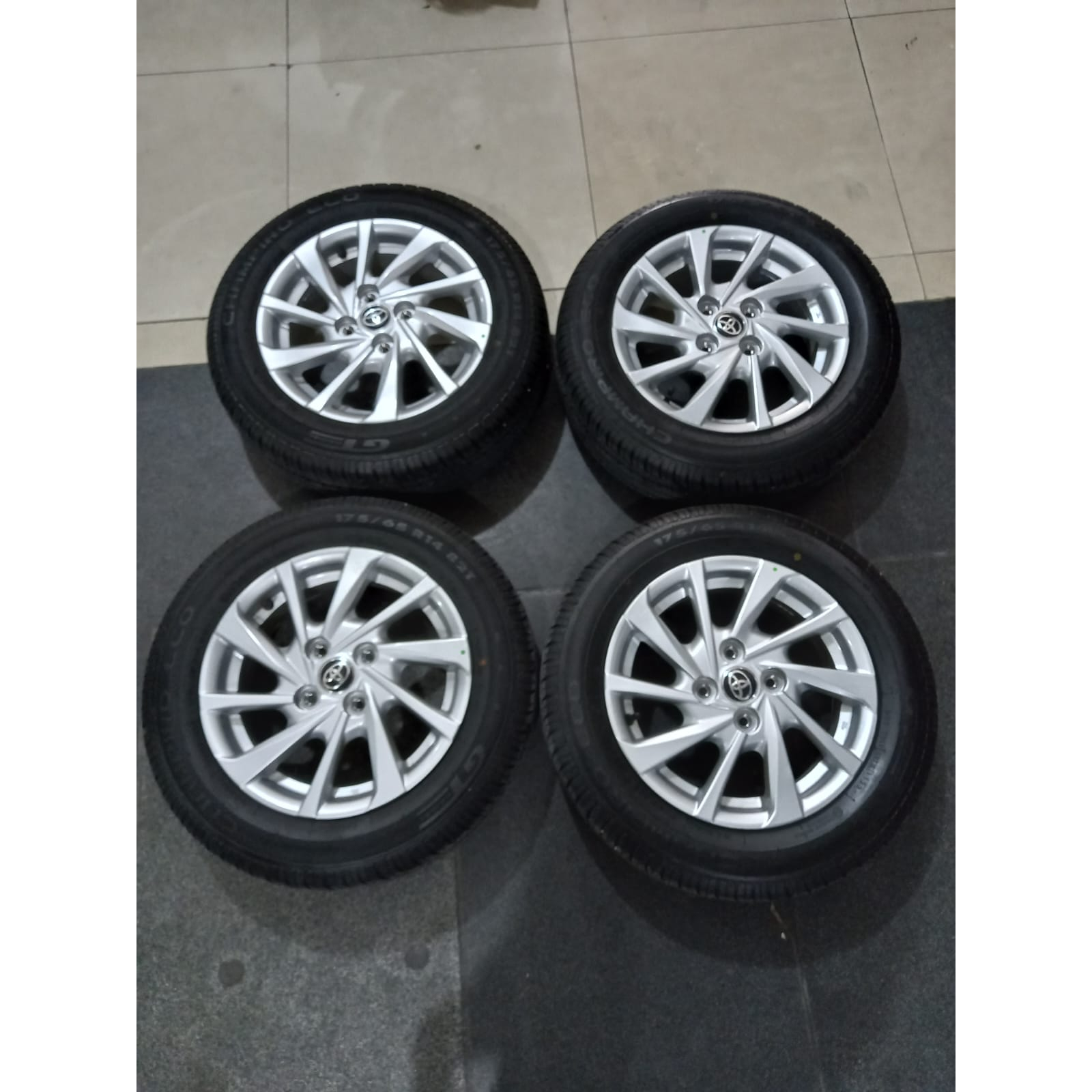 Jual VELG MOBIL SECOND STANDAR ALL NEW AGYA RING 14 PCD 4X100 + BAN 175 65 R14 (2023) | Shopee ...