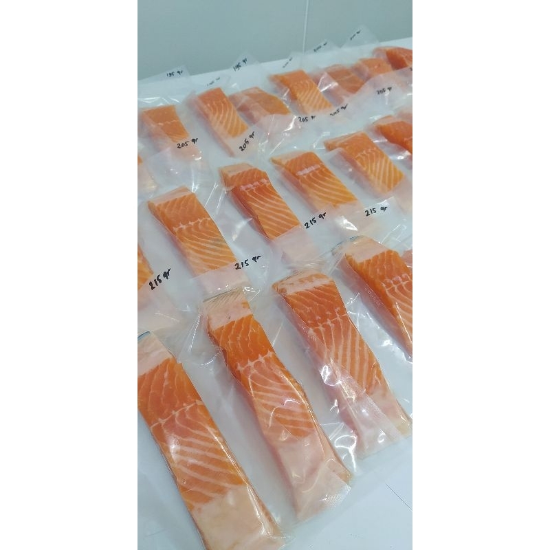 Jual Fresh Salmon 200gr - Ikan Salmon Segar Sashimi Grade | Shopee ...