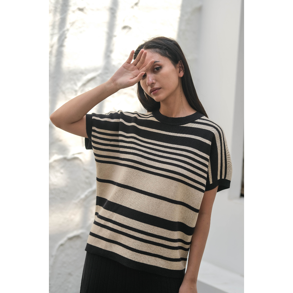 Jual Asiro Abigail Knitted Blouse Cream | Shopee Indonesia