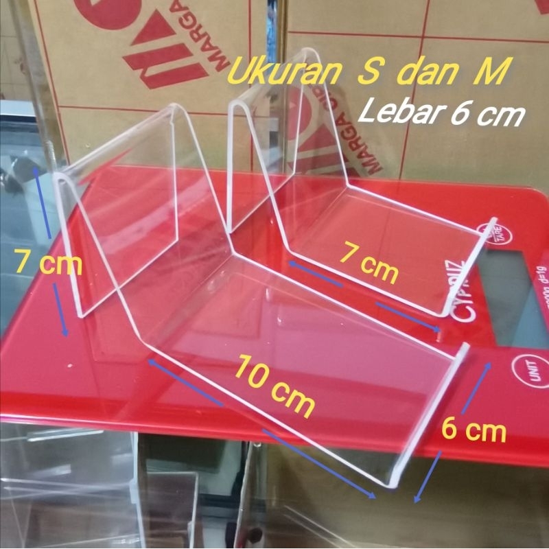 Jual stand sepatu akrilik / display sepatu akrilik / dudukan sepatu ...