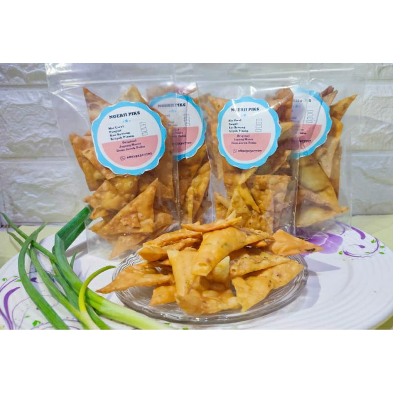 Jual keripik pangsit rasa bawang Renyah dan gurih, kemasan 500 gram ...