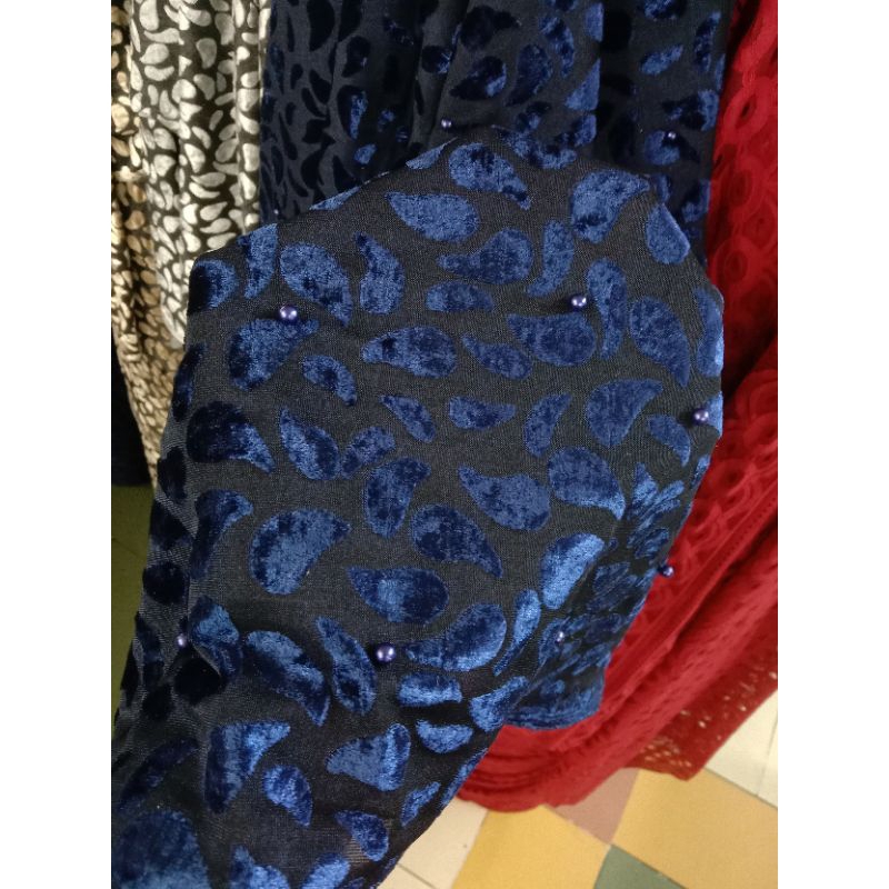 Jual kain/bahan bludru hitam motif | bludru garment | Shopee Indonesia