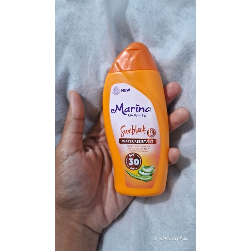 Jual Marina UV White Sunblock SPF 30 PA++ 85 ml | Shopee Indonesia