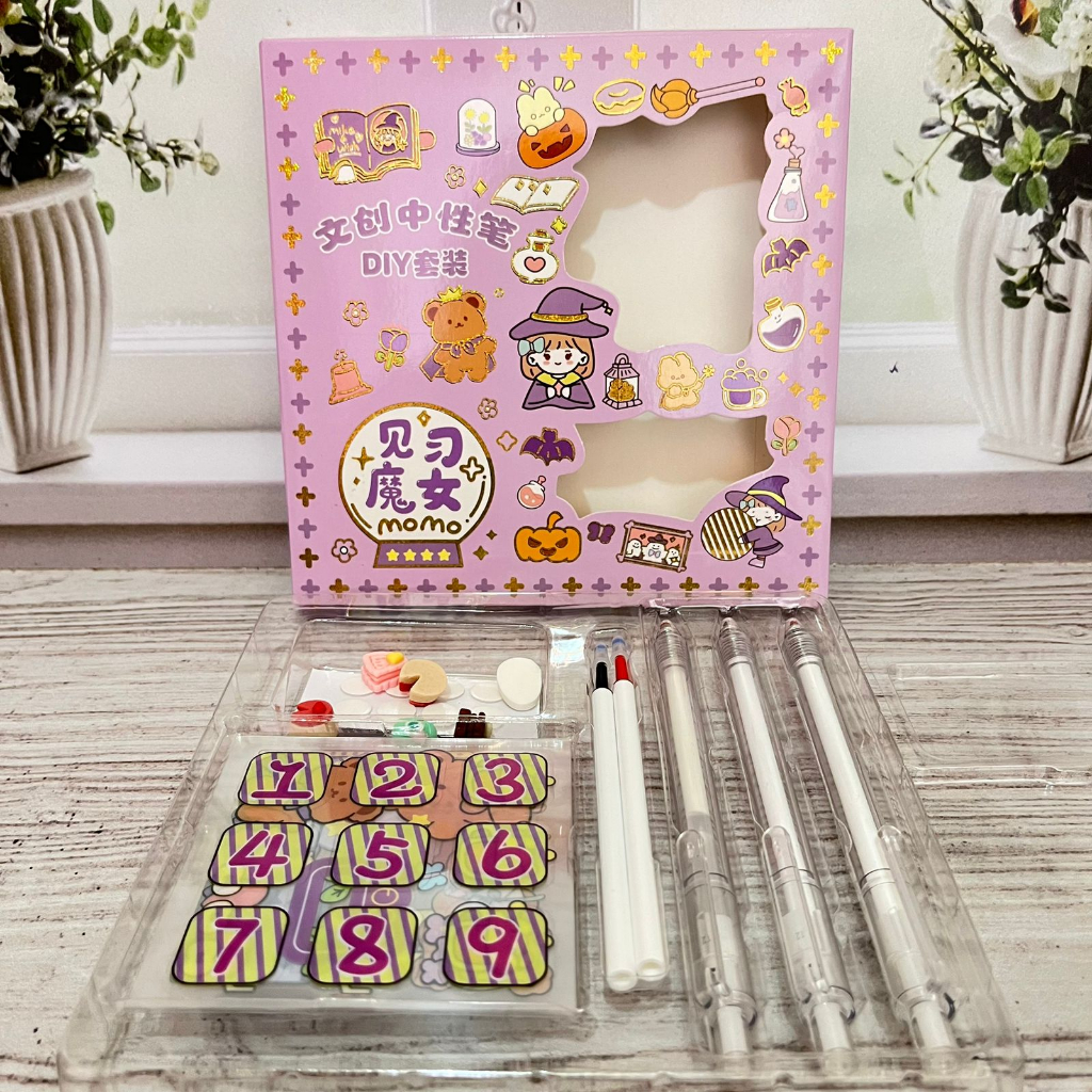 Jual Paket Gift Box Momo Isi 3 Pen DIY 5 Stiker 6 Miniatur - set cute ...