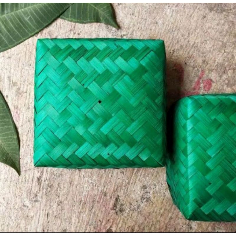 Jual Besek Bambu Warna Ukuran 18 cm / Besek Bambu Makanan | Shopee ...