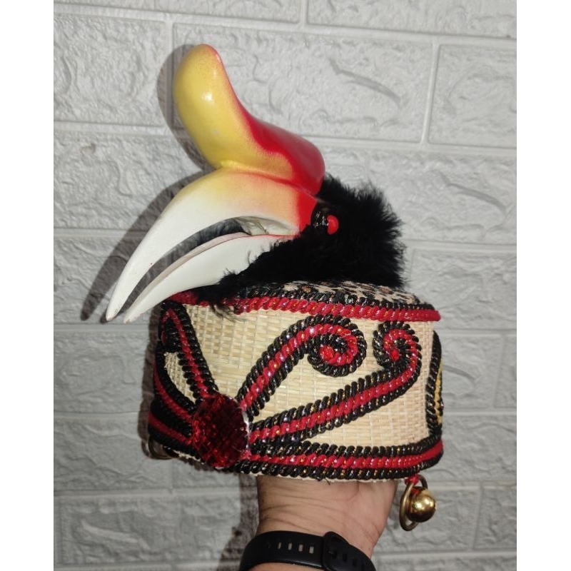 Jual Mahkota Topi Adat Dayak Kulit Kayu Kreasi/ TOPI ADAT DAYAK HIASAN ...