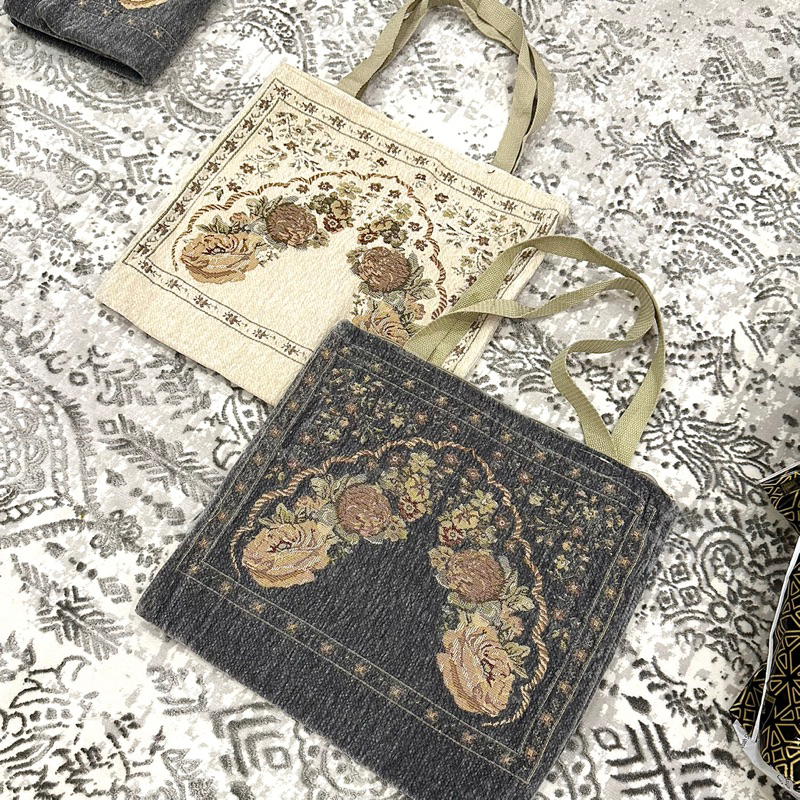 Jual Tas / Totebag Bludru Motif Flower | Shopee Indonesia