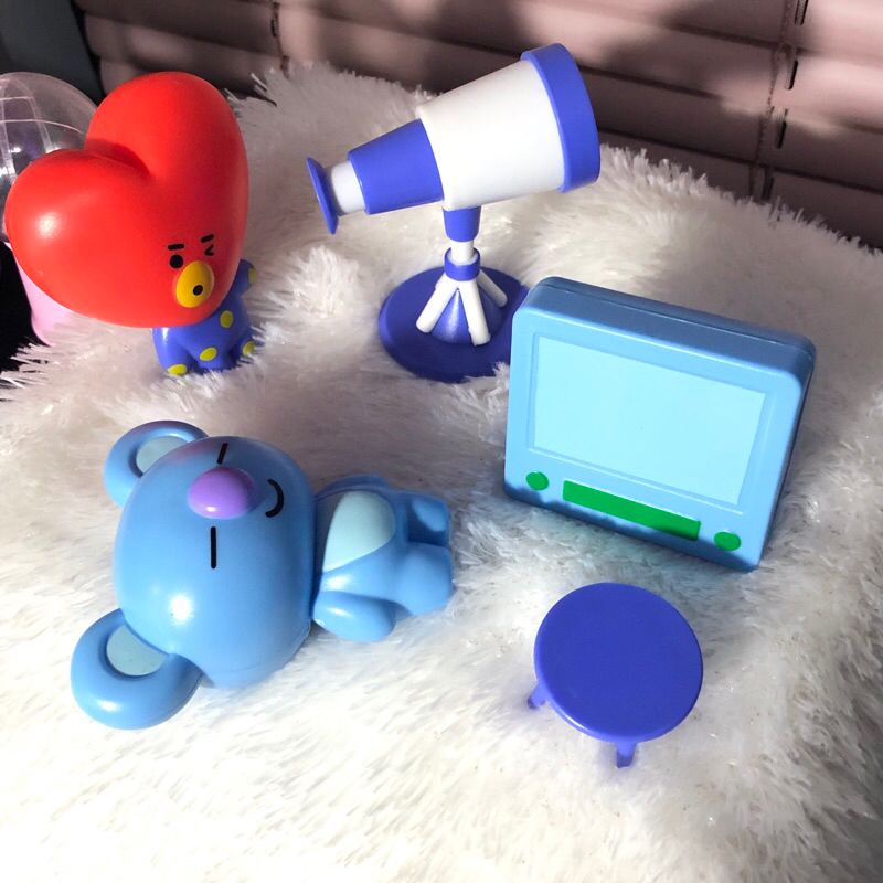 Jual FREE CLAIM bt21 bts figure official kfc set | Shopee Indonesia