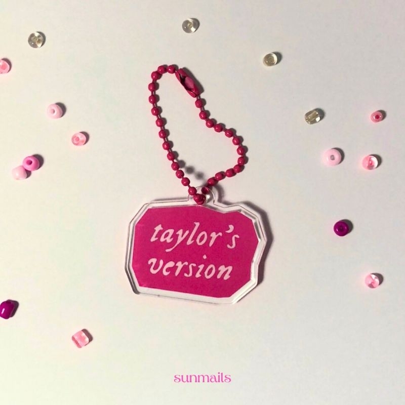 Jual (pre order) taylor's version keyring - taylor swift keychain ...