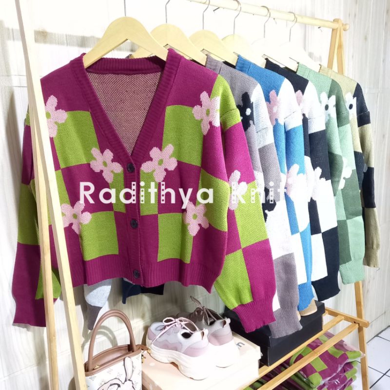 Jual Livia Kardigan Flower Rajut-Atasan Rajut Wanita Korea | Shopee Indonesia
