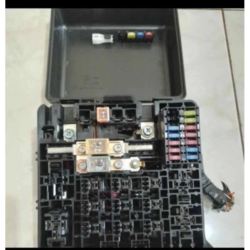 Jual Box sikring Isuzu panther original lengkap | Shopee Indonesia