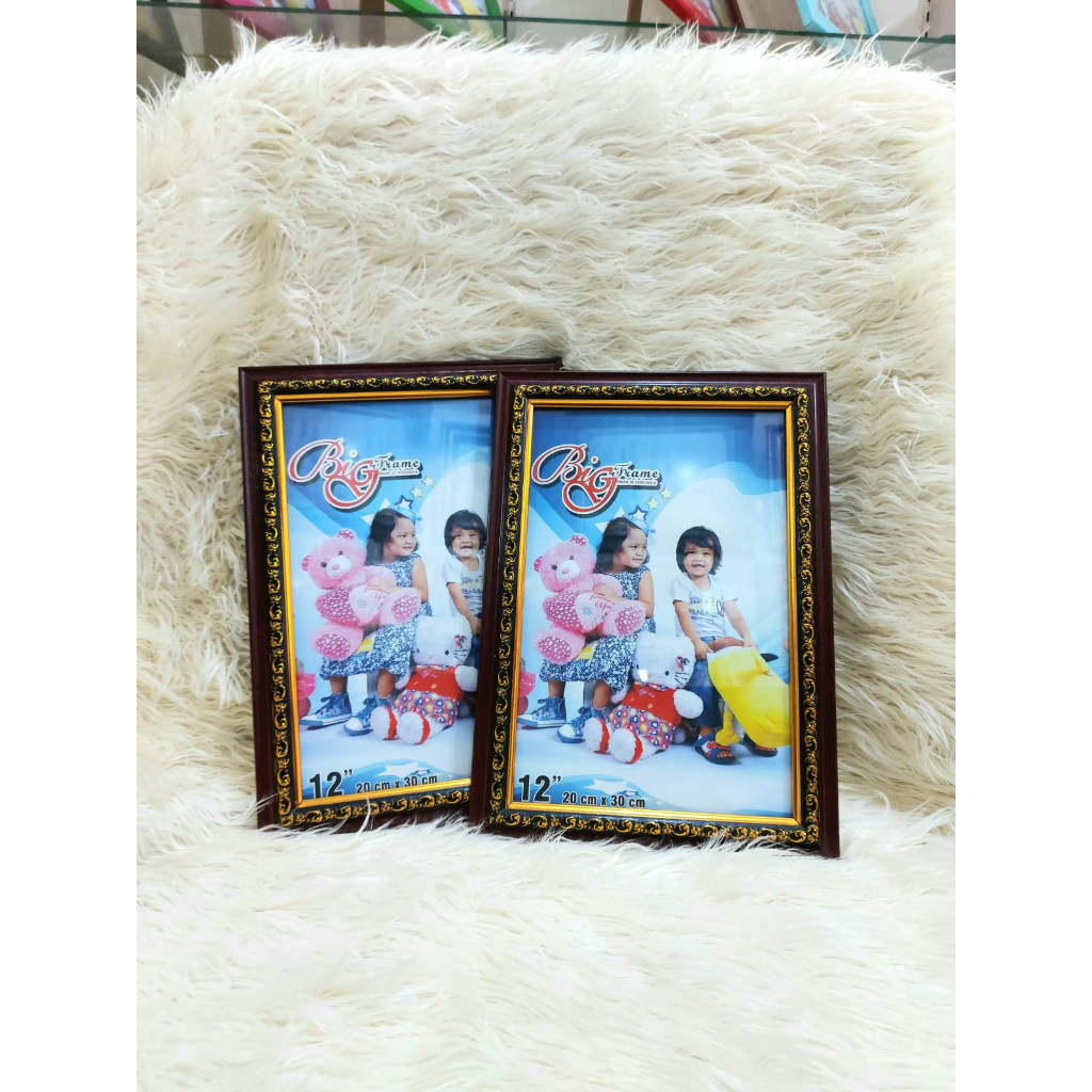 Jual Bingkai 12r coklat ukir gold 20x30 cm ( 8x12 inch ) | Shopee Indonesia