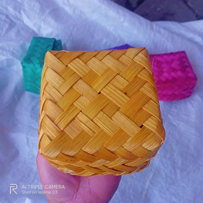 Jual besek warna 10x10cm/besek warna/besek souvenir/besek tape | Shopee ...