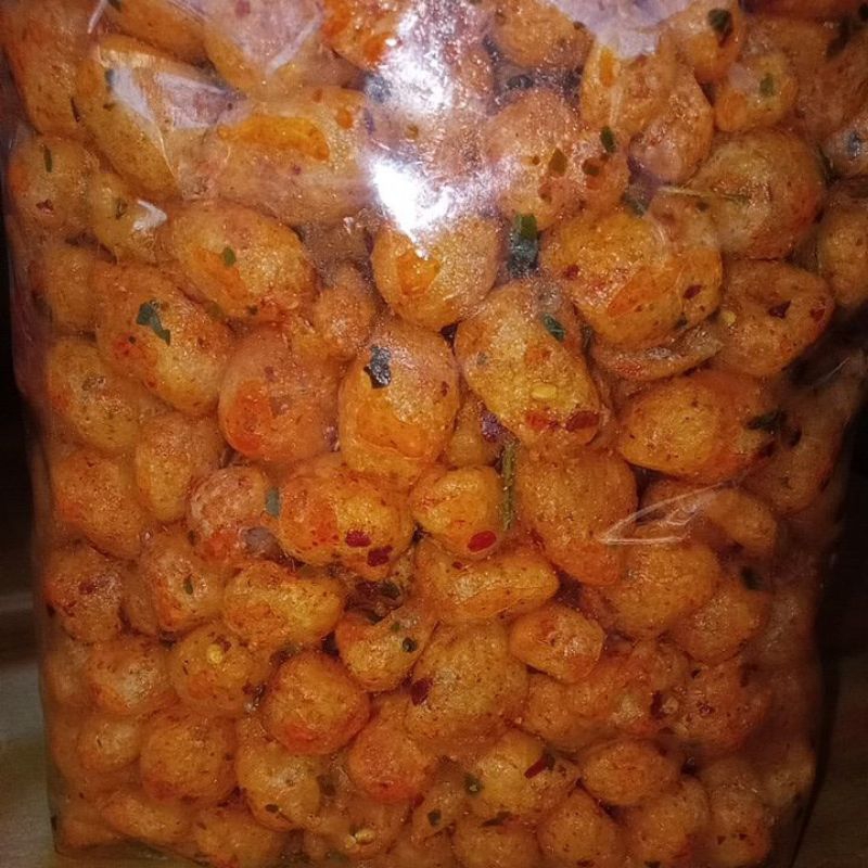 Jual Endog Lewo Emplod Lewo Original & Pedas 500gr, cimol kering pedas ...