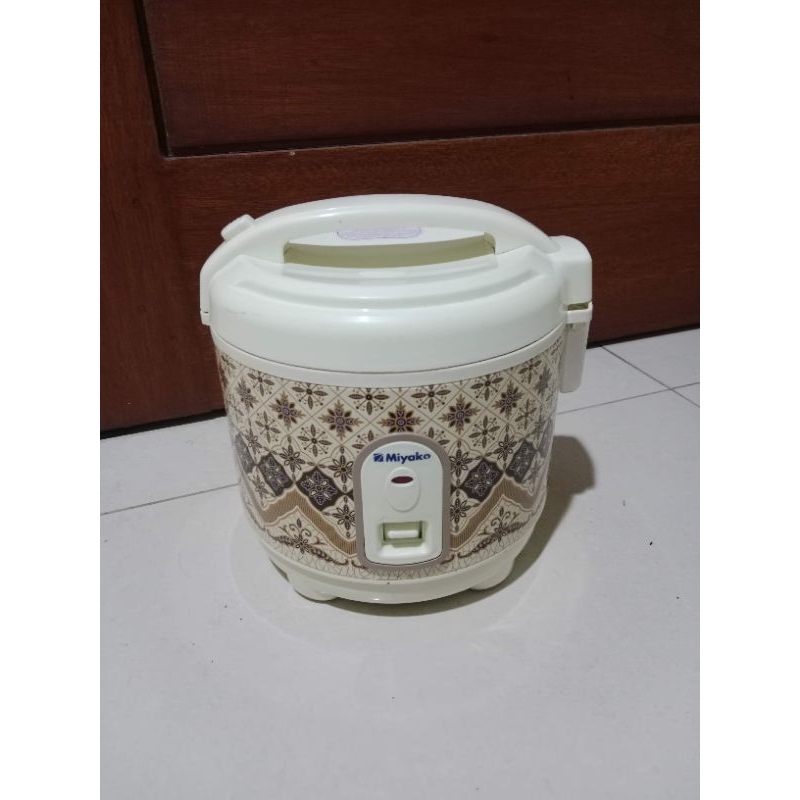 Jual magic com miyako second/bekas pemakaian Ukuran 0.6 liter | Shopee ...