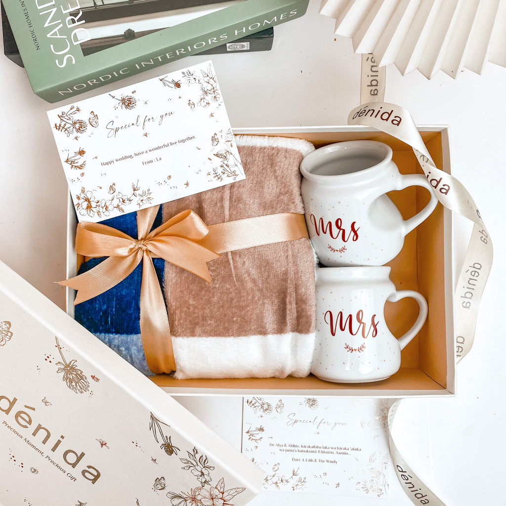 Jual Denida Gift Set | Hampers Selimut Mug | Kado Pernikahan | Kado ...