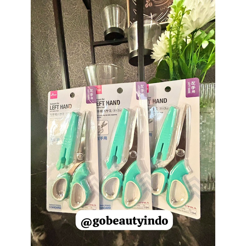 Jual Daiso Scissor for Left Hand Use | No Brand | Folding scissors ...