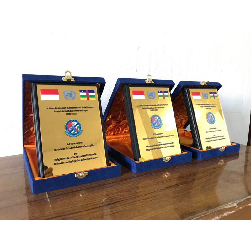 Jual Plakat Kayu Plat Gold + Box | Shopee Indonesia