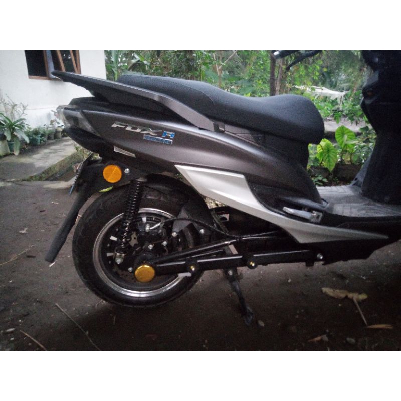 Jual Tutup As Roda Motor Listrik Polytron Fox R, isi 1 pasang (kanan ...