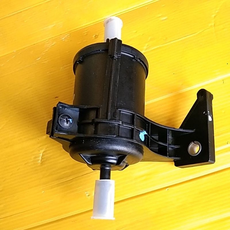 Jual fuel filter bensin Ford ranger fomoco part:AB39-9B072-AD | Shopee ...