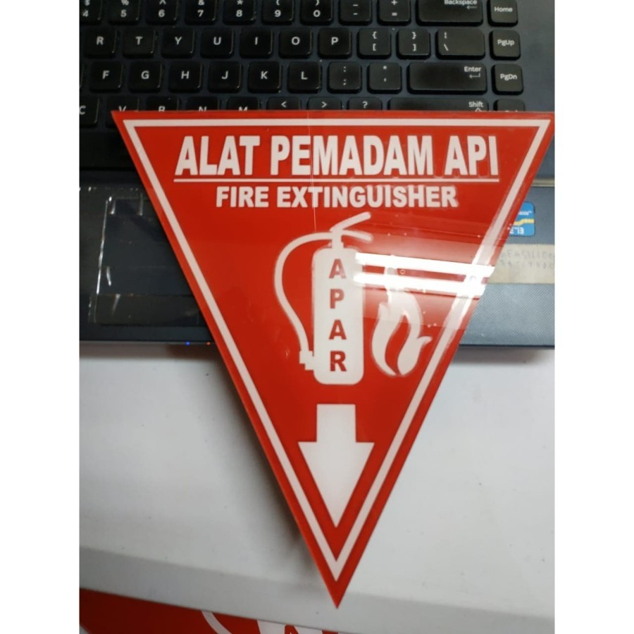Jual Akrilik Segitiga Apar Ukuran 35X35cm Sign Rambu Pemadam Api ...