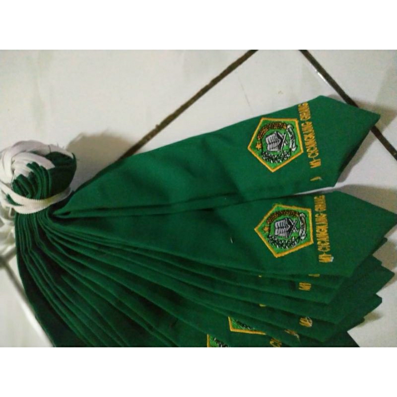 Jual Dasi SD/MI Merah dan hijau logo, Nama sekolah | Shopee Indonesia