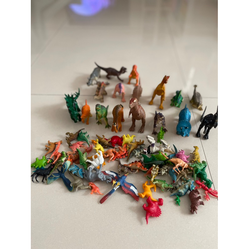 Jual 1 Set mainan karakter dinosaurus ( preloved ) | Shopee Indonesia