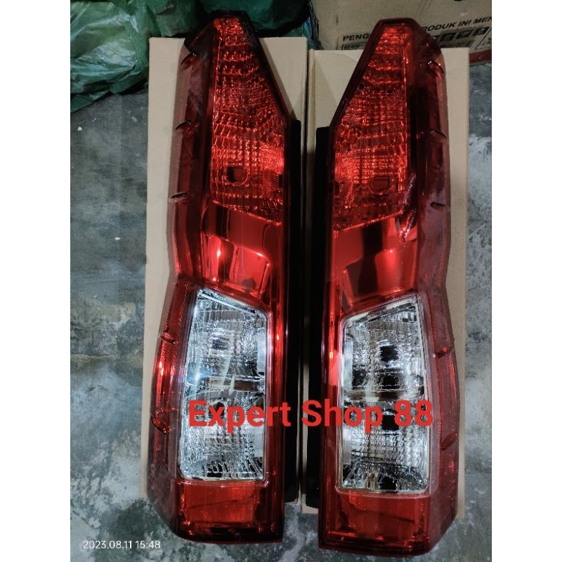 Jual Lampu rem belakang stop lamp stoplamp hiace hi-ace premio 2019 ...