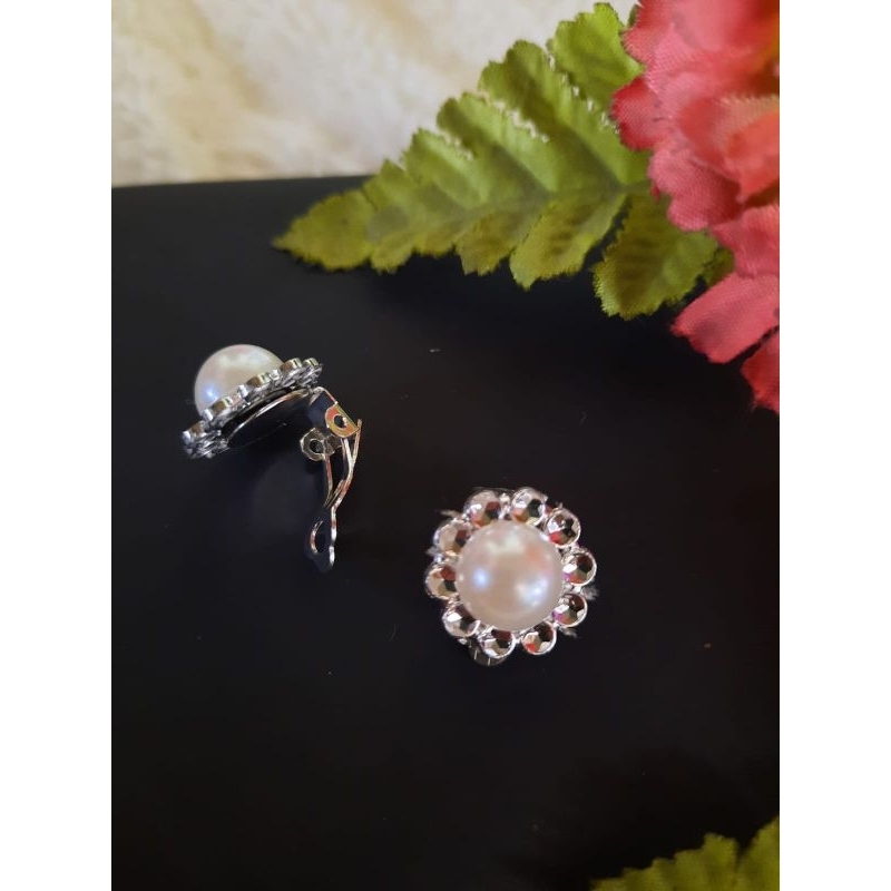 Jual Anting hijab kekinian model jepit seri bunga mutiara putih ...