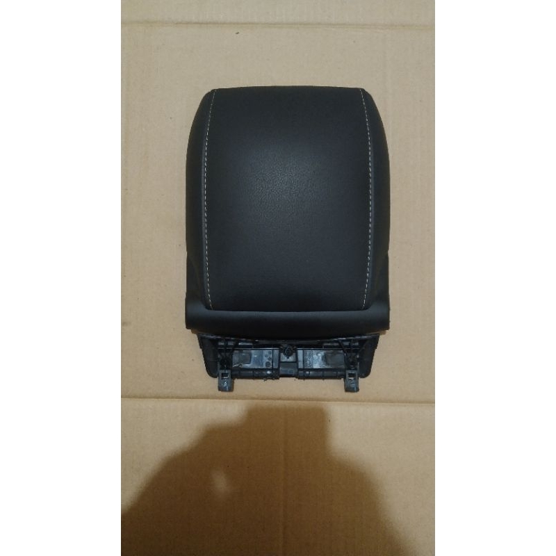 Jual consul box tutup consule box innova reborn venturer original ...