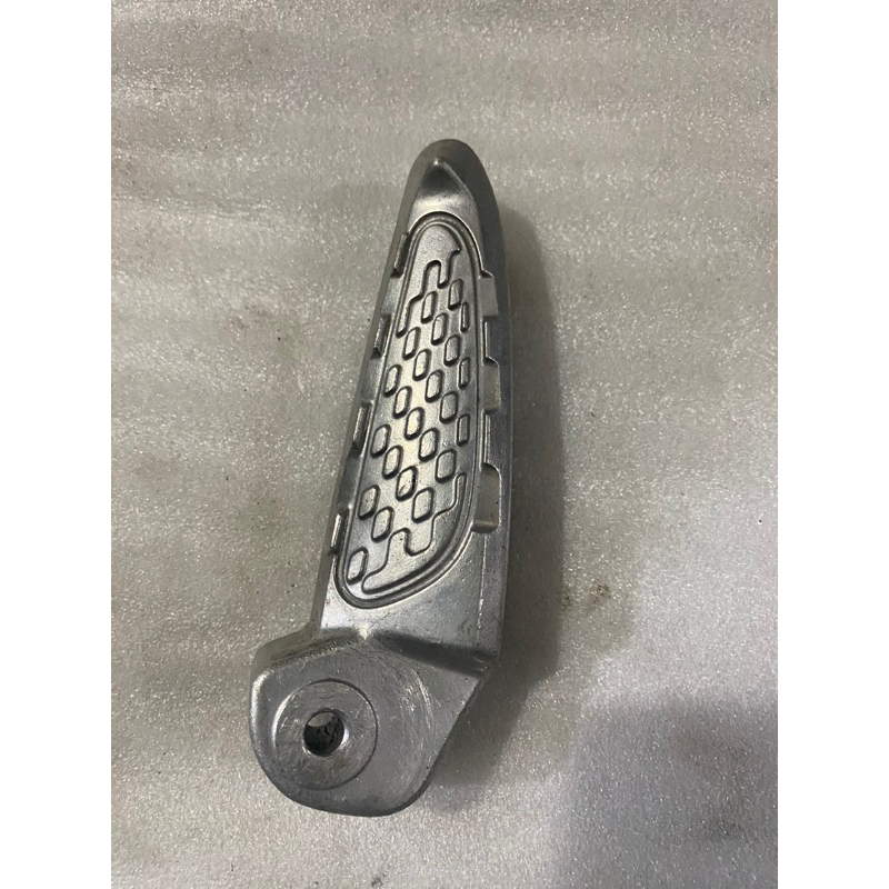 Jual footstep belakang scoopy K16 kiri original step scopy 2013 - 2016 ...