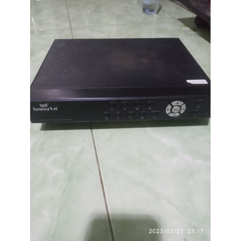 Jual DVR 8 channel bekas normal bonus 1 camera cctv | Shopee Indonesia
